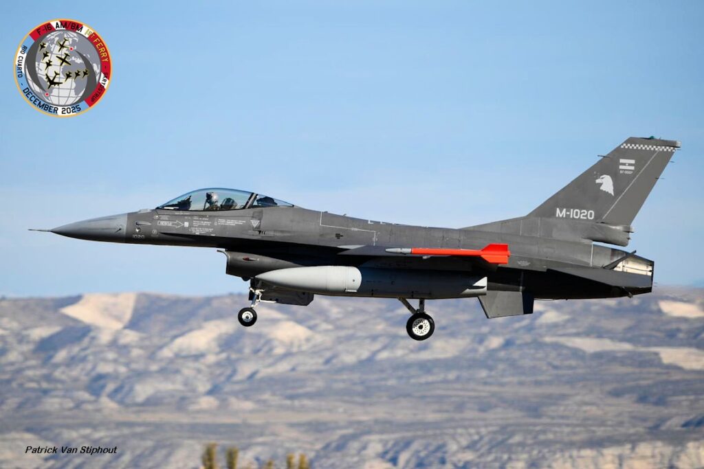Los primeros seis F-16 AM/BM argentinos emprendieron el ferry hacia ...